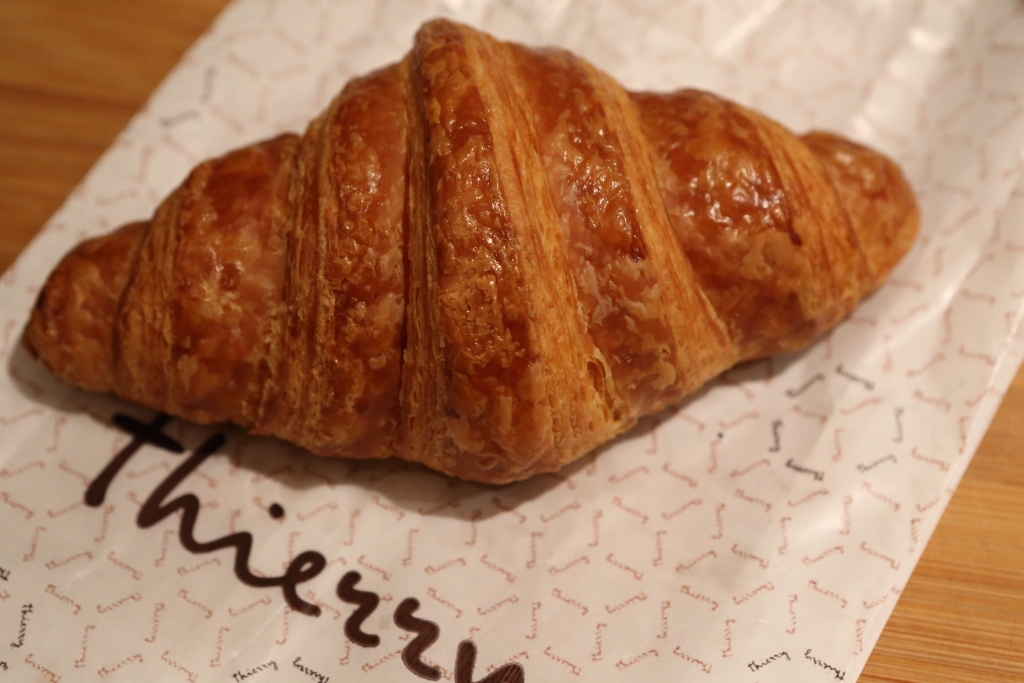 ร้าน Thierry Chocolaterie Patisserie Cafe เค้กช็อกโกแลตรสเข้มข้น ...